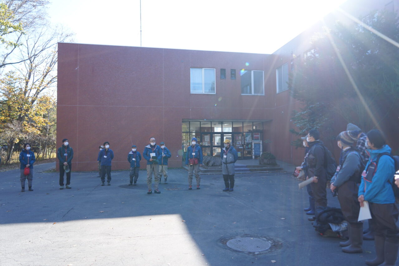 #190 苫小牧研究林で初めてに挑む（1）～モンベルツアーで気分は研究者～ – いいね！Hokudai