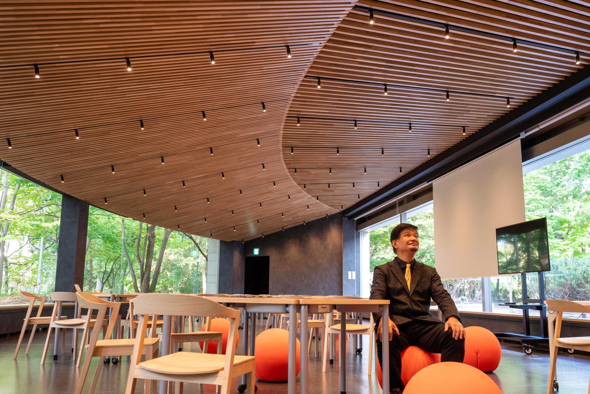 #205 「内と外」をつなぐ場として、オープンイノベーションハブ「エンレイソウ」完成。 – いいね！Hokudai