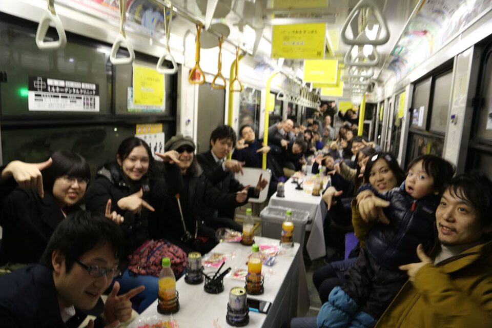 市電イベント「夜の遠足-99年目の市電に乗ろう！」を開催しました – CoSTEP – 北海道大学 大学院教育推進機構 科学技術コミュニケーション教育研究部門