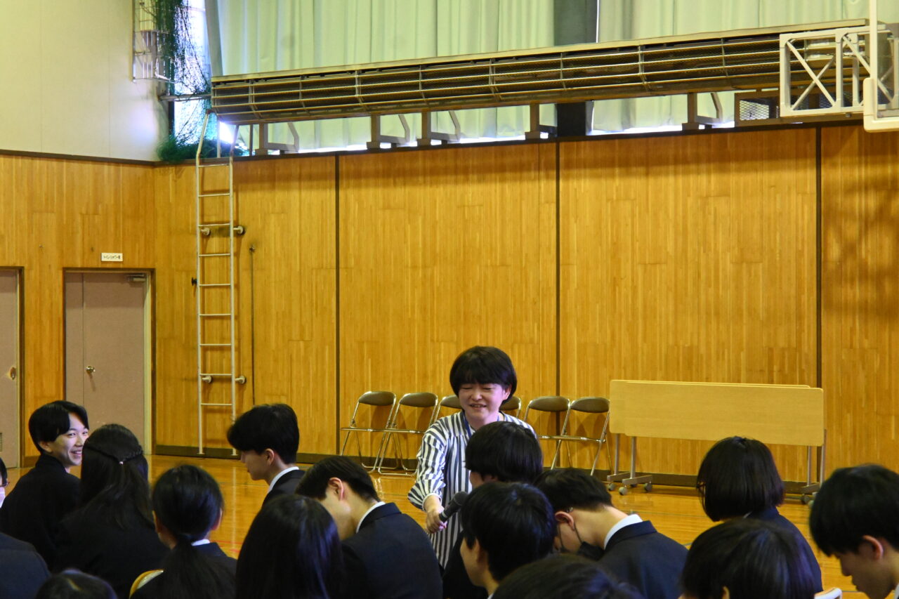 スタッフの池田が札幌手稲高校の2年次に向けた大学の学びを紹介する講演会で登壇しました – CoSTEP – 北海道大学 大学院教育推進機構 科学技術コミュニケーション教育研究部門